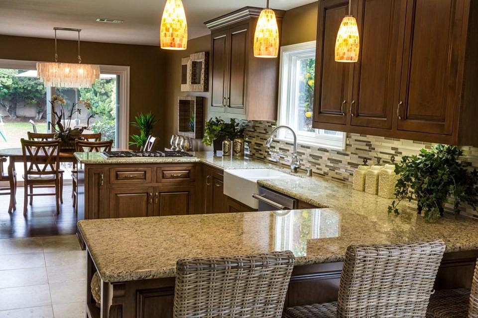 Traditional Family-Friendly Kitchen - Interior Design Inspirations