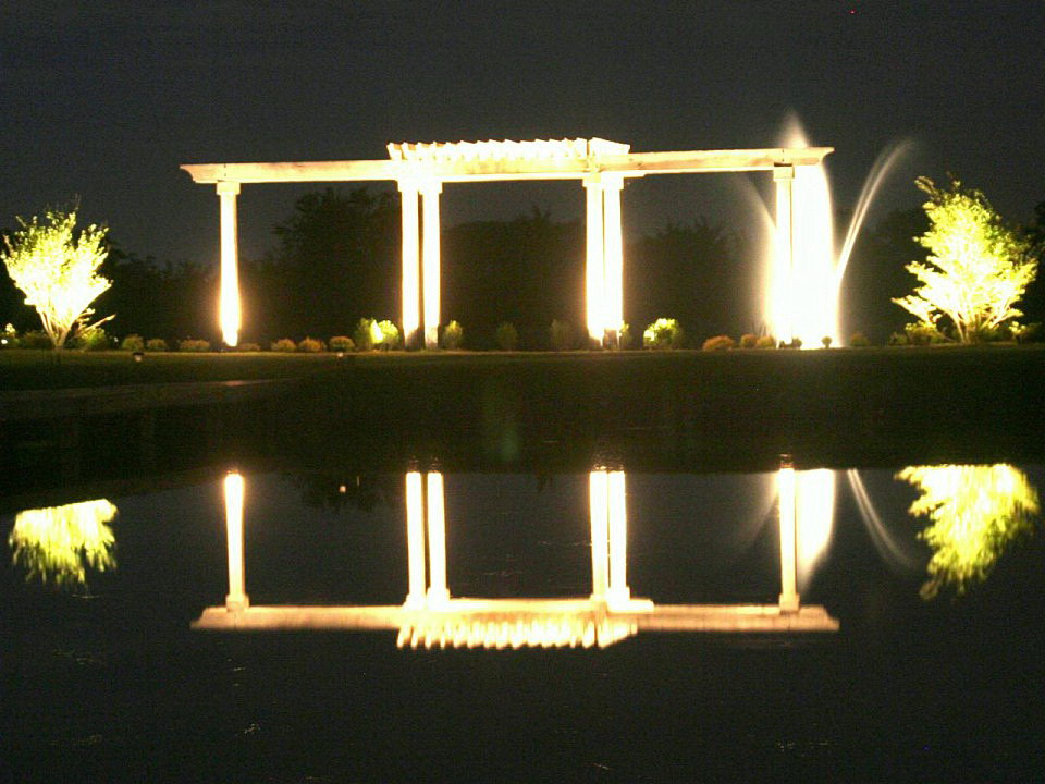 Eye-Catching Light: 22 Landscape Lighting Ideas - Interior Design ...