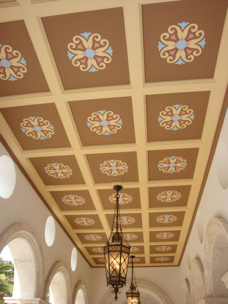 60 Interior Design Ideas With Top Moldings From Real Apartments As ...