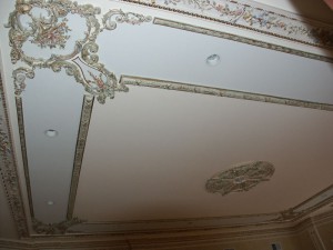 60 Interior Design Ideas With Top Moldings From Real Apartments As ...