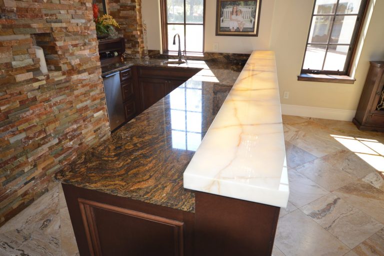 red kitchen blinds - Interior Design Inspirations