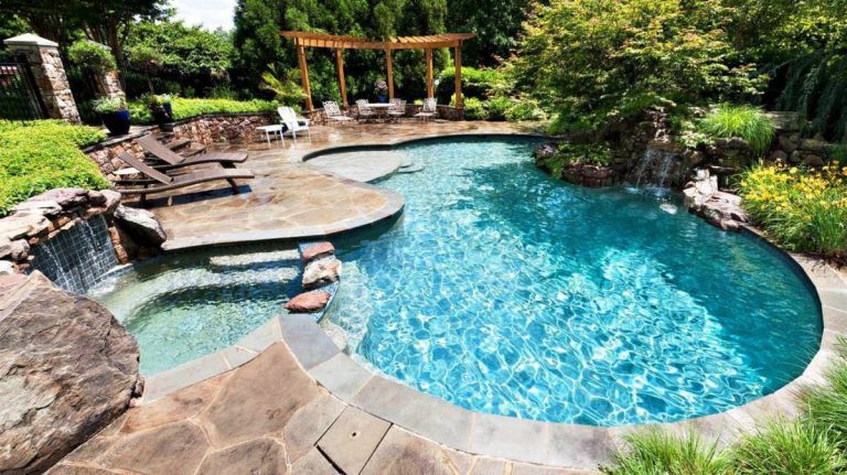 17 Perfect Shaped Swimming Pool For Your Home - Interior Design ...