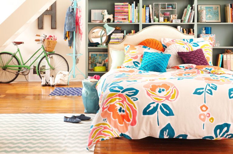 Top 17 Colorful Decorating Ideas With Photos - Interior Design Inspirations